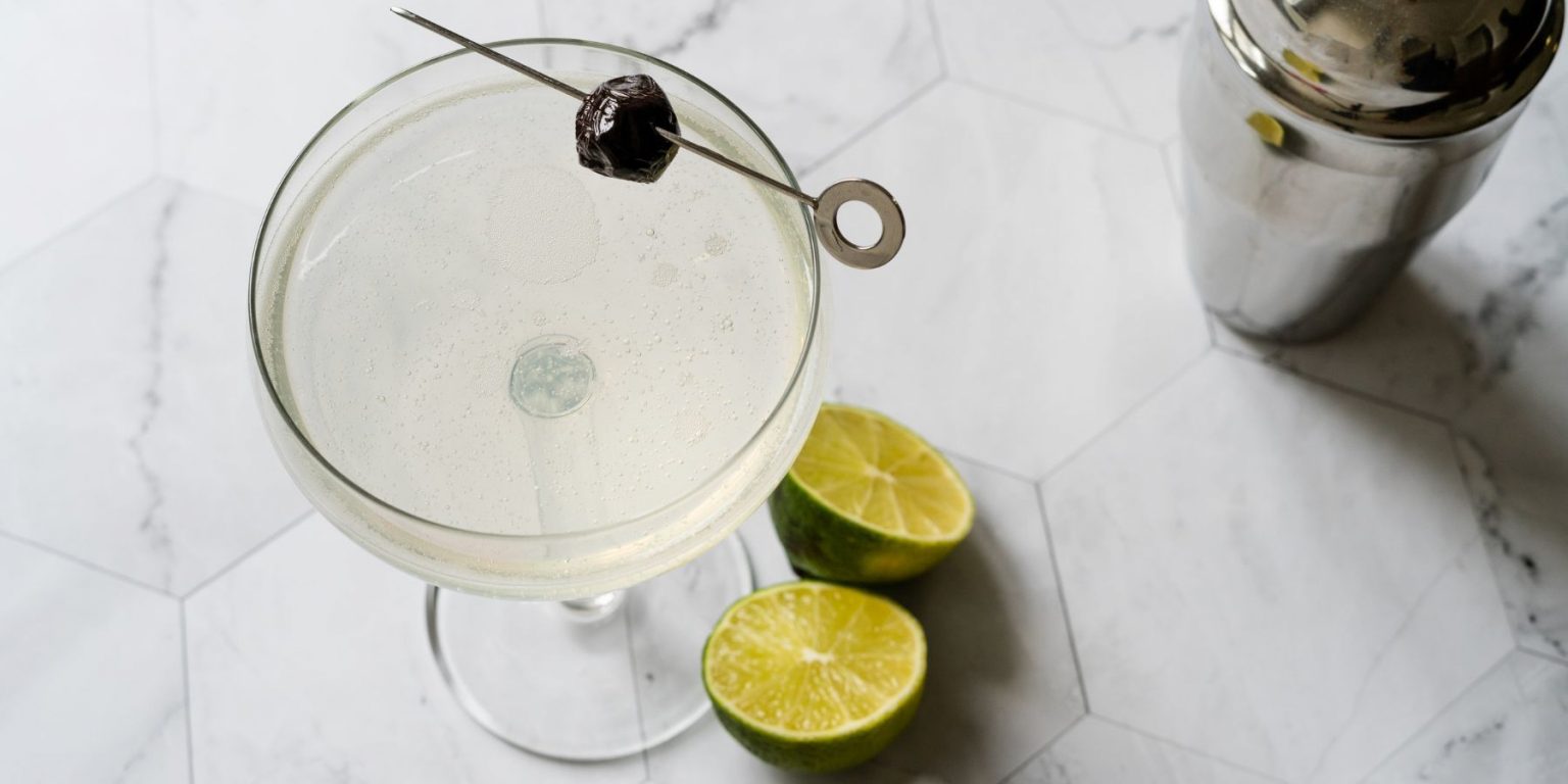 Best Prohibition Cocktails From The Roaring Twenties to Try