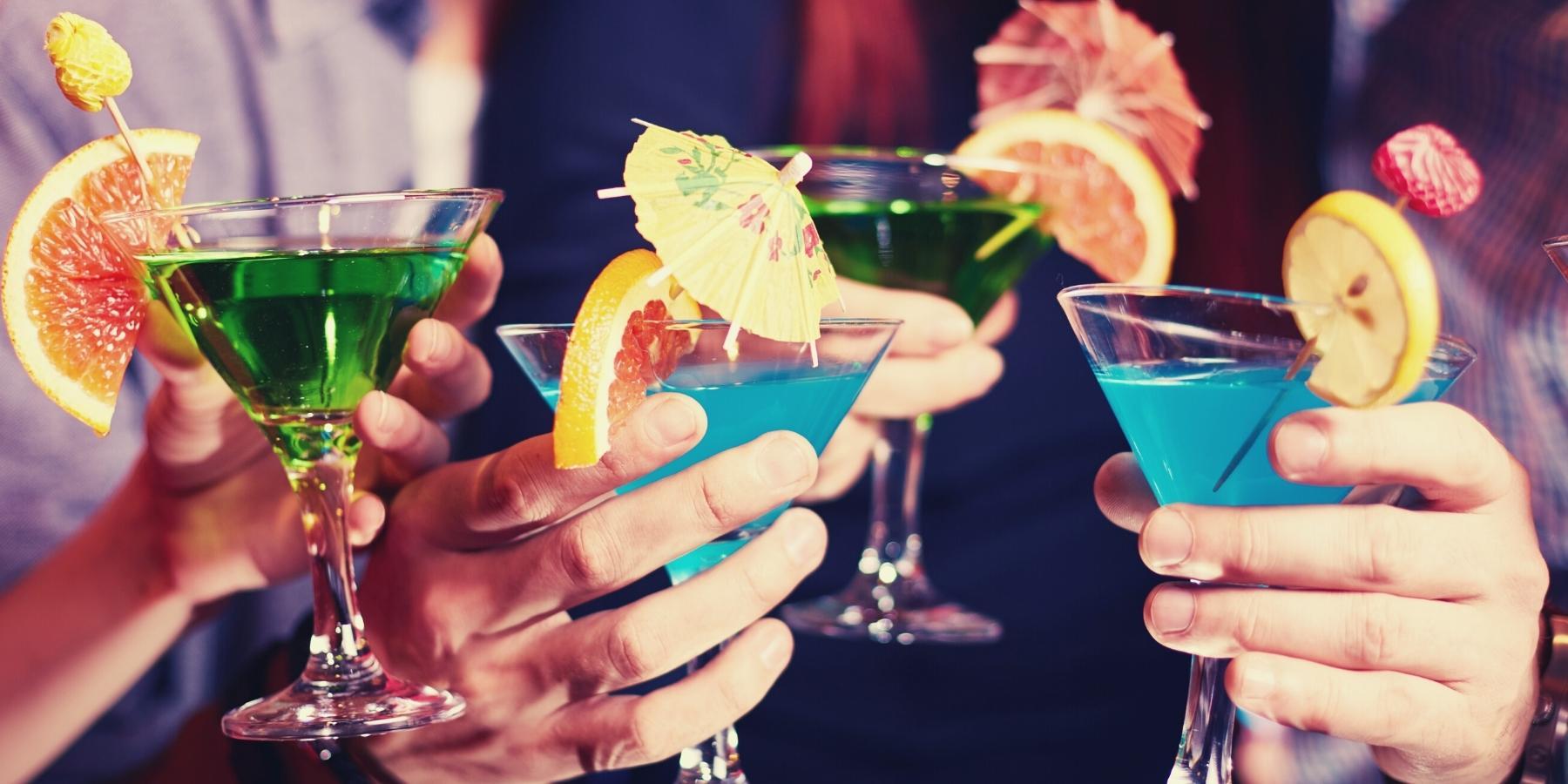 90s Cocktails: Iconic Drinks from the Decade of Pop Culture