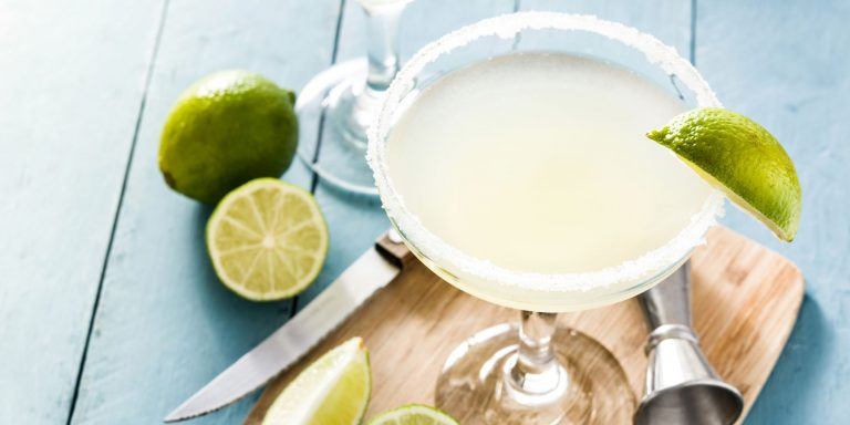 9 Best Triple Sec Substitutes – The Mixer