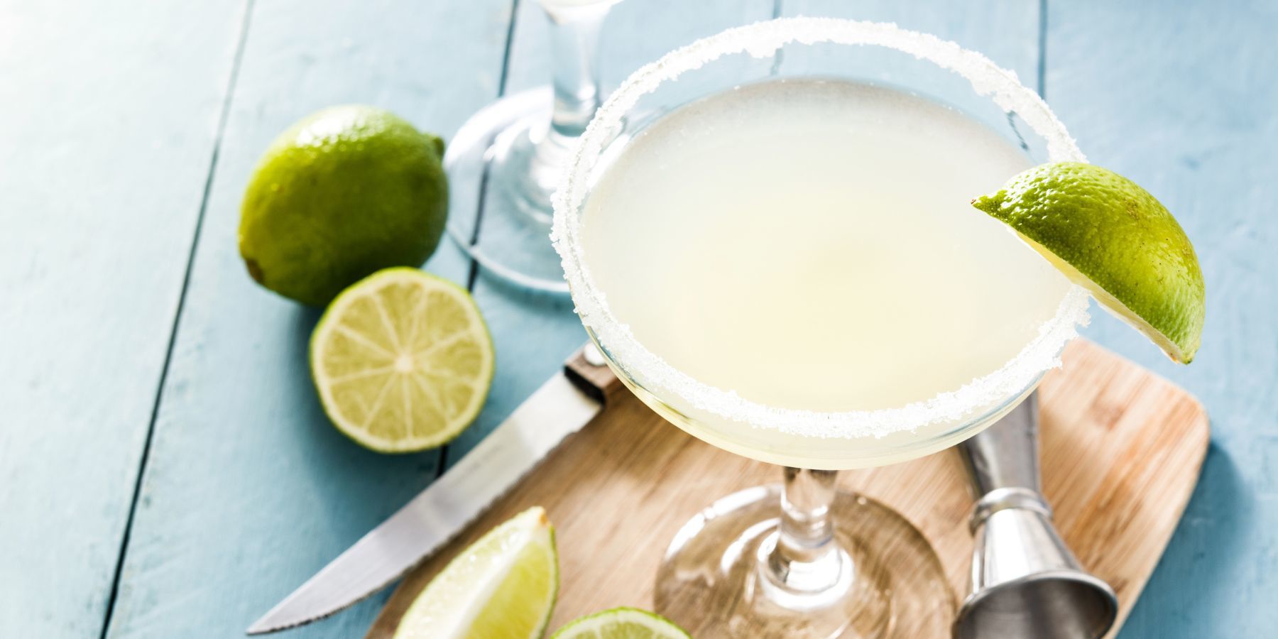 9 Best Triple Sec Substitutes – The Mixer