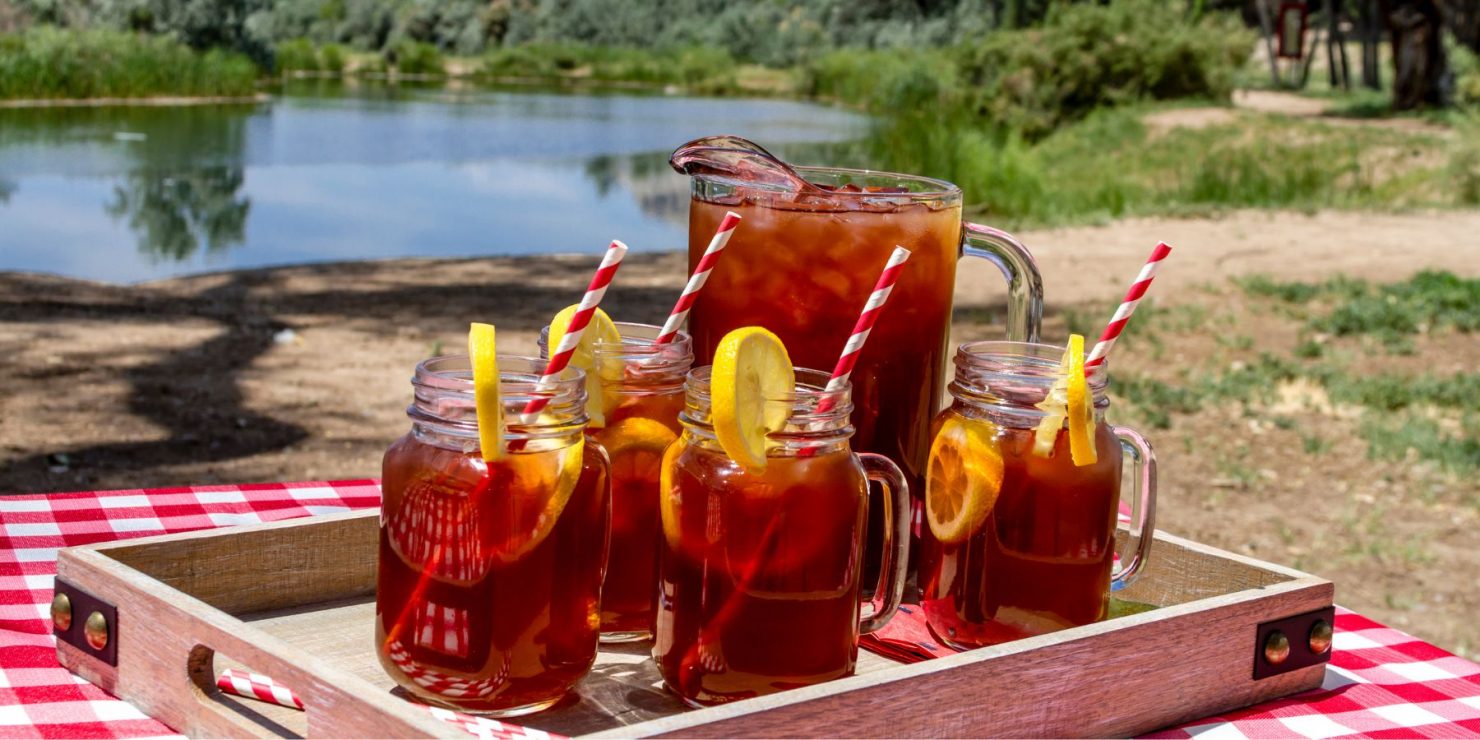 7 Best BBQ Cocktails + Food Pairings to Make In 2025