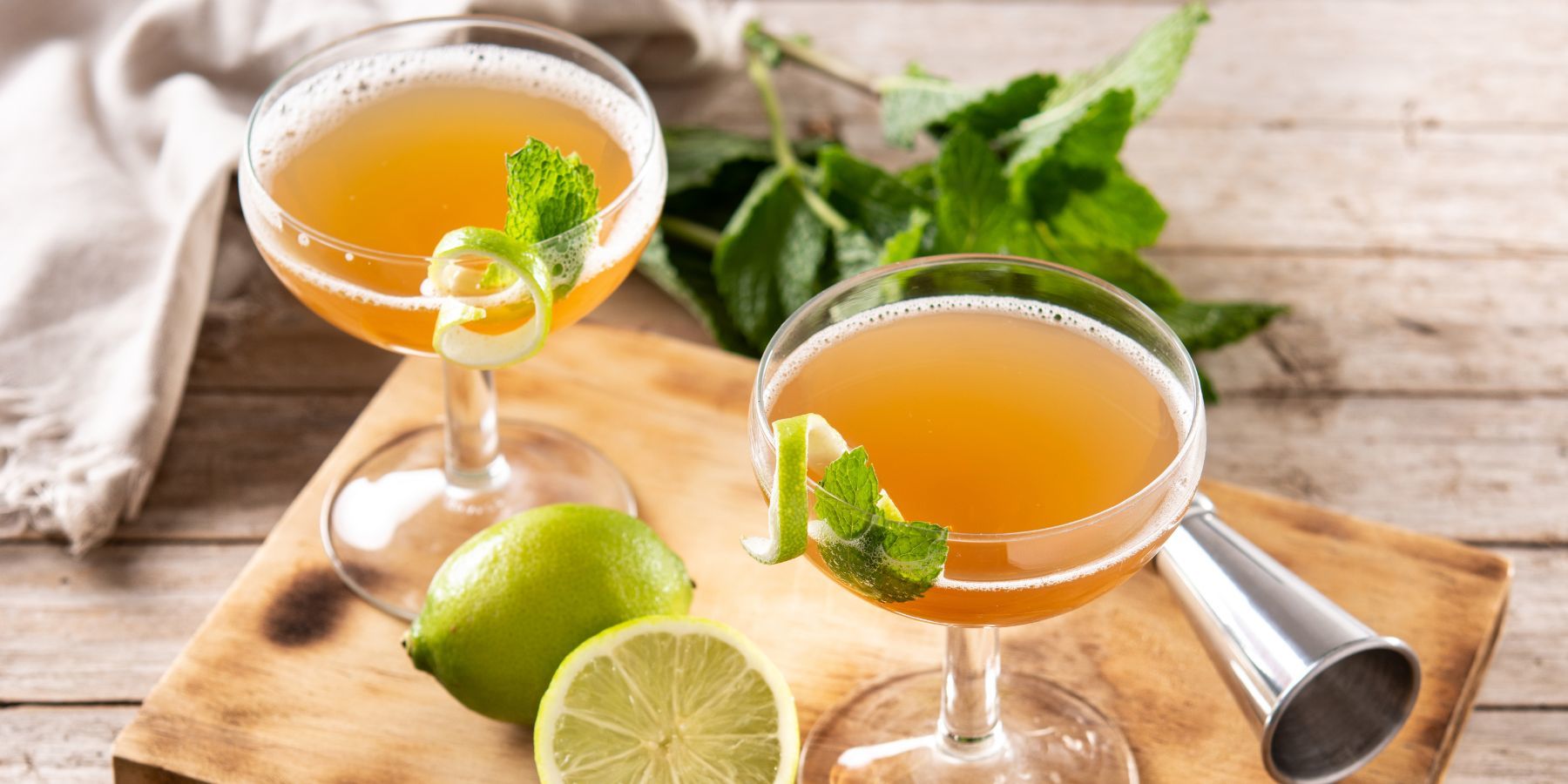 Lime Cocktails: 15 Zesty & Delicious Recipes