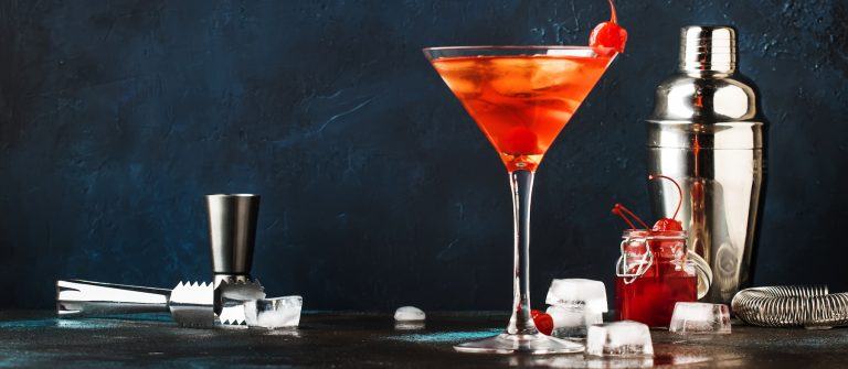 12 Classic American Cocktails – The Mixer