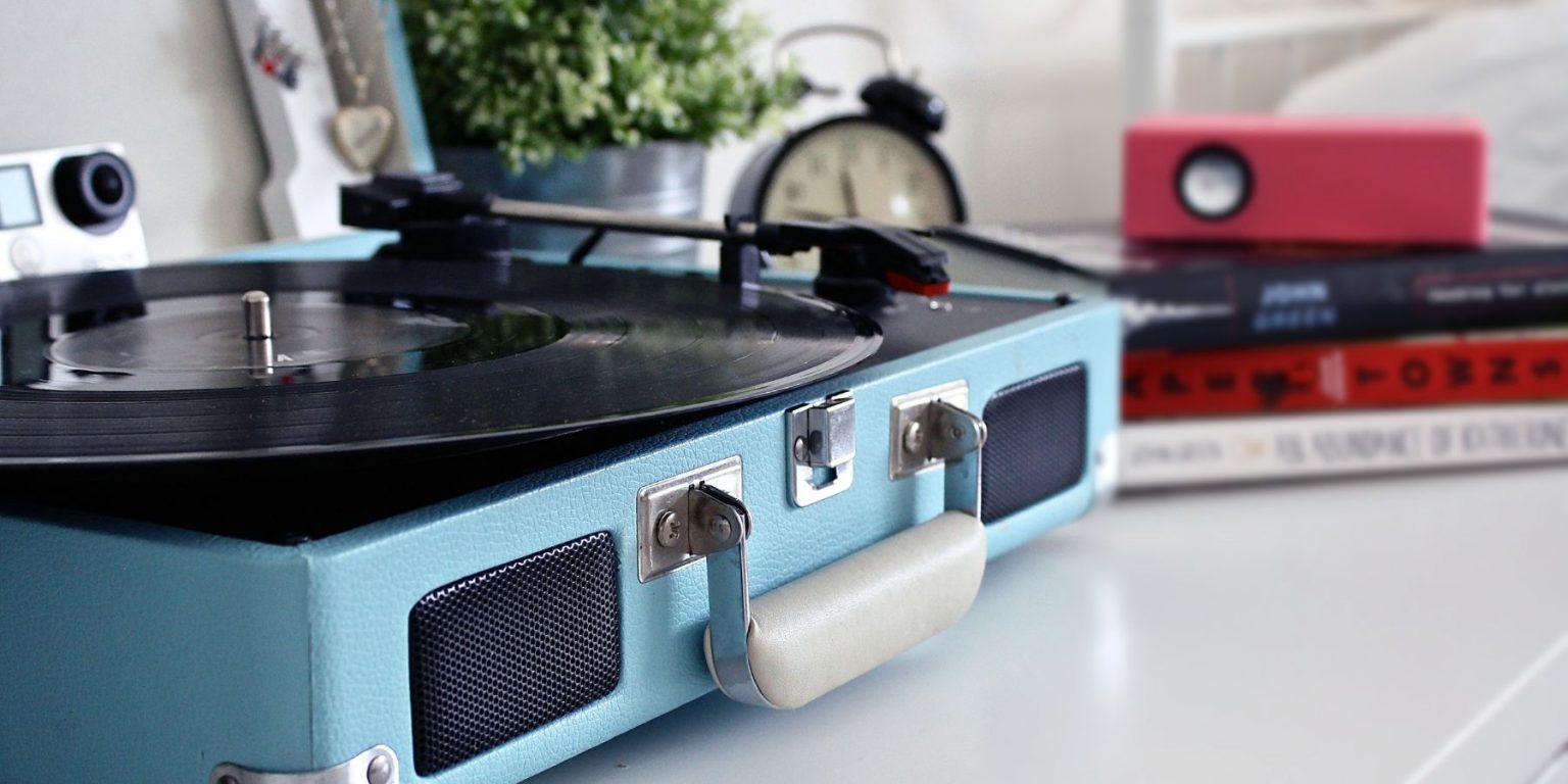 How to Throw a 1950s Cocktail Party – The Mixer